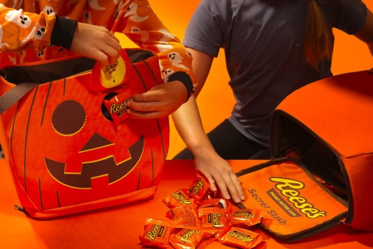 Reeses’ Secret Stash Trick-or-Treat Bag, ideal for Halloween
